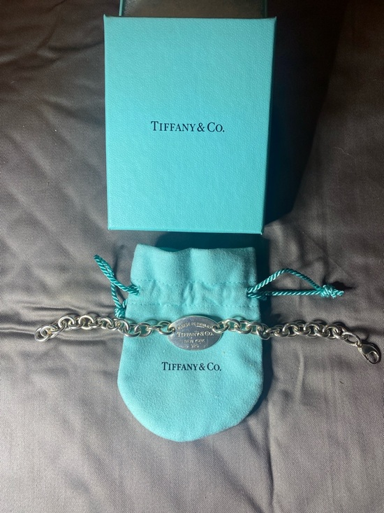 Tiffany & Co. | Jewelry | Return To Tiffany Co Silver Oval Link ...